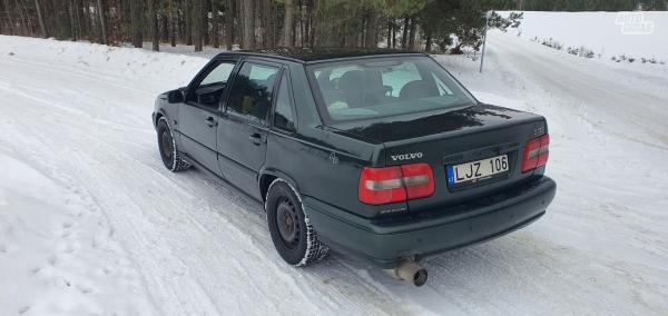 Volvo S70 1997 Viļņa, ar dzinēja tilpumu 2.00 L un nobraukumu 400 tūkst. km par 800 €, foto 4 vietnē AUTOMOTO.COM.LV
