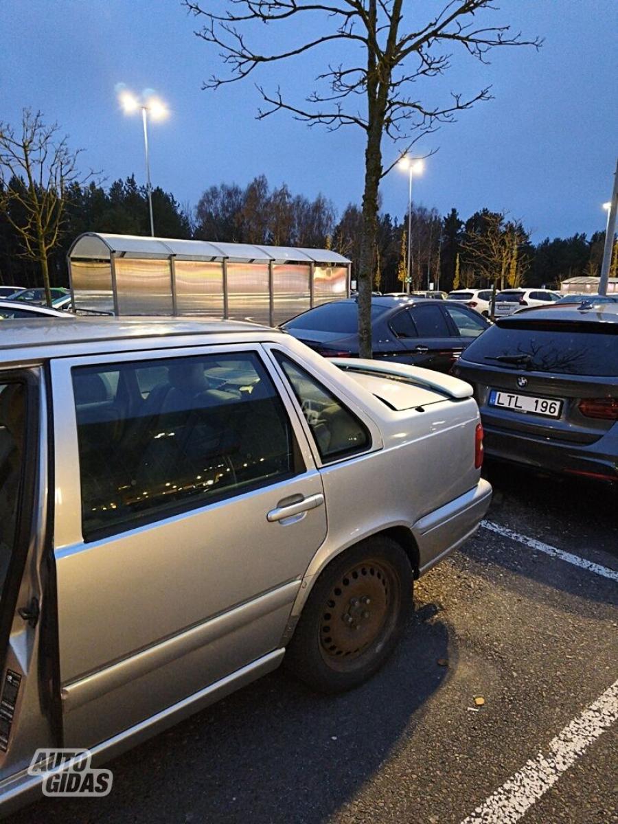 Volvo S70 1999 in Vilnius, with an engine capacity of 2.40 L and mileage of 340 thousand km for 600 €, photo 5 on AUTOMOTO.COM.LV