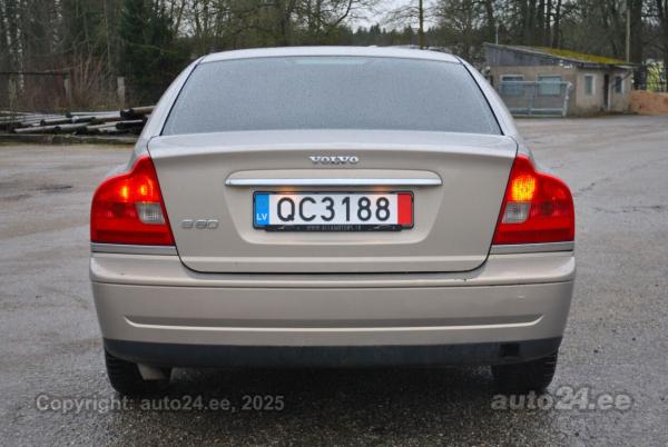 Beige Volvo S80 2005 in Rakvere, with an engine capacity of 2.40 L and mileage of 280 thousand km for 2800 €, photo 9 on AUTOMOTO.COM.LV