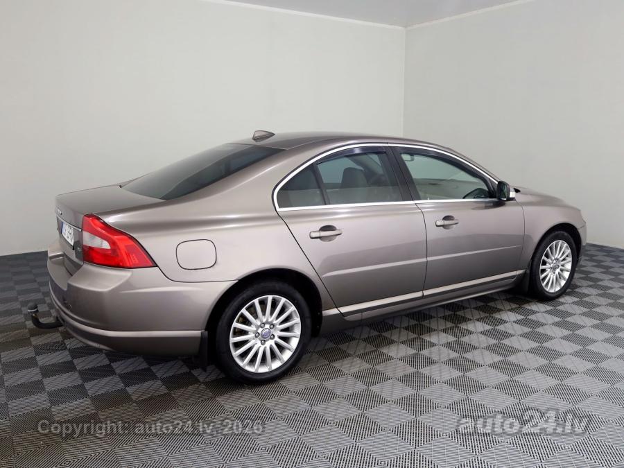 Smilšu krāsa Volvo S80 2006 Tallina, ar dzinēja tilpumu 2.40 L un nobraukumu 366 tūkst. km par 2499 €, foto 4 vietnē AUTOMOTO.COM.LV