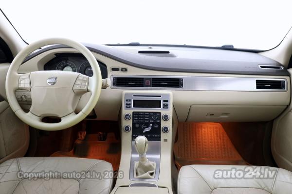 Smilšu krāsa Volvo S80 2006 Tallina, ar dzinēja tilpumu 2.40 L un nobraukumu 366 tūkst. km par 2499 €, foto 5 vietnē AUTOMOTO.COM.LV