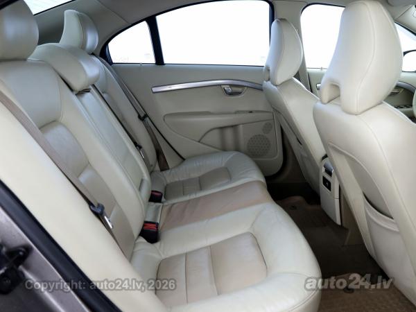 Smilšu krāsa Volvo S80 2006 Tallina, ar dzinēja tilpumu 2.40 L un nobraukumu 366 tūkst. km par 2499 €, foto 7 vietnē AUTOMOTO.COM.LV