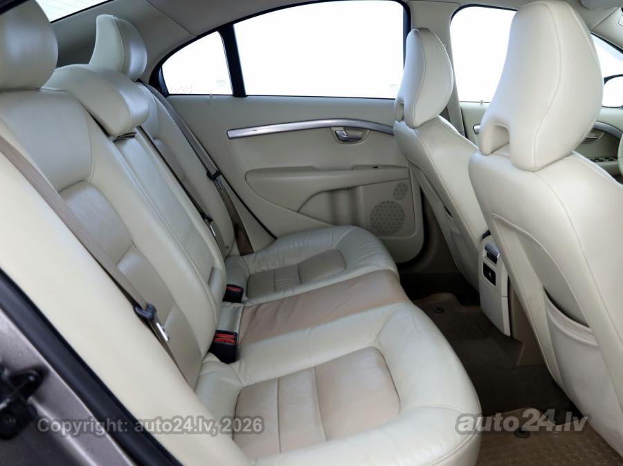 Smilšu krāsa Volvo S80 2006 Tallina, ar dzinēja tilpumu 2.40 L un nobraukumu 366 tūkst. km par 2499 €, foto 8 vietnē AUTOMOTO.COM.LV