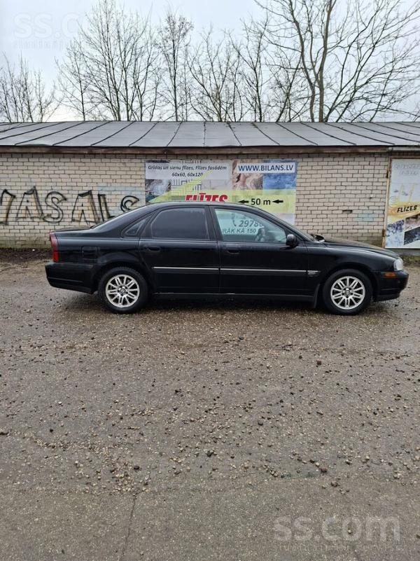 Black Volvo S80 1999 in Rezekne, with an engine capacity of 2.50 L and mileage of 489 thousand km for 800 €, photo 2 on AUTOMOTO.COM.LV