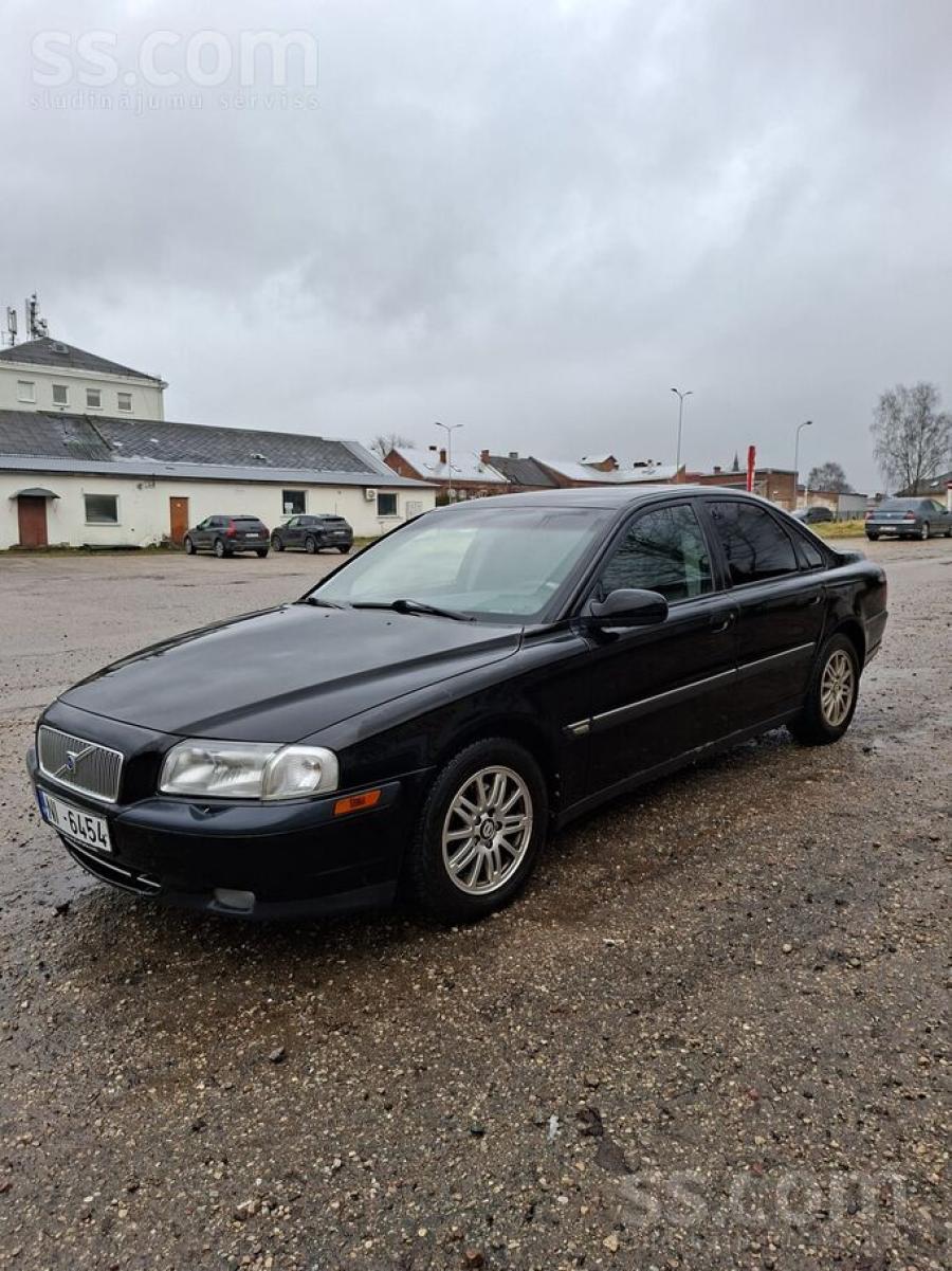 Black Volvo S80 1999 in Rezekne, with an engine capacity of 2.50 L and mileage of 489 thousand km for 800 €, photo 5 on AUTOMOTO.COM.LV