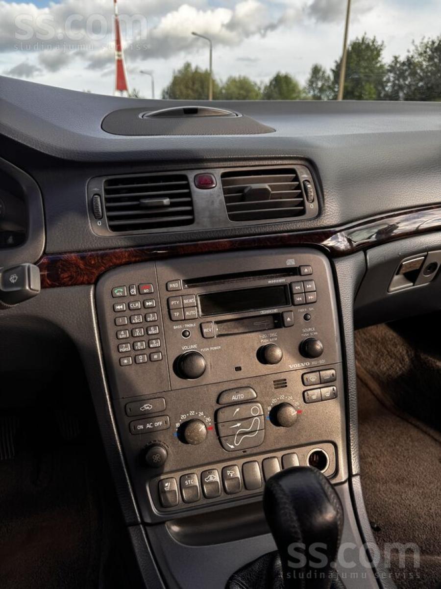 Melns Volvo S80 1999 Rīga, ar dzinēja tilpumu 2.40 L un nobraukumu 437 tūkst. km par 1300 €, foto 10 vietnē AUTOMOTO.COM.LV