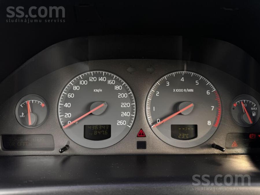 Melns Volvo S80 1999 Rīga, ar dzinēja tilpumu 2.40 L un nobraukumu 437 tūkst. km par 1300 €, foto 11 vietnē AUTOMOTO.COM.LV