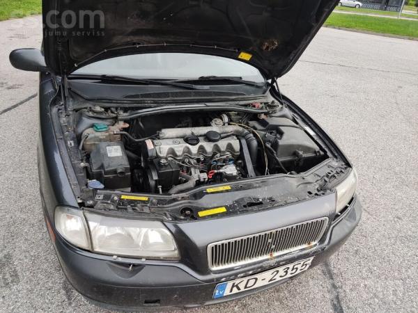 Melns Volvo S80 1999 Tukums, ar dzinēja tilpumu 2.50 L un nobraukumu 414 tūkst. km par 700 €, foto 2 vietnē AUTOMOTO.COM.LV