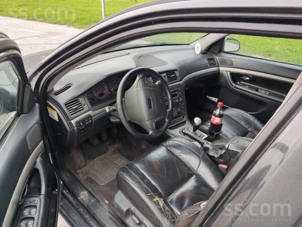 Melns Volvo S80 1999 Tukums, ar dzinēja tilpumu 2.50 L un nobraukumu 414 tūkst. km par 700 €, foto 5 vietnē AUTOMOTO.COM.LV