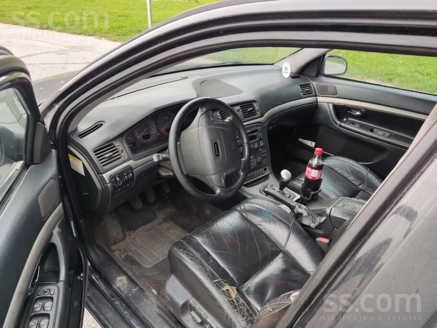 Melns Volvo S80 1999 Tukums, ar dzinēja tilpumu 2.50 L un nobraukumu 414 tūkst. km par 700 €, foto 6 vietnē AUTOMOTO.COM.LV