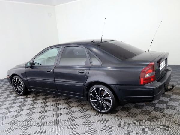 Melns Volvo S80 2000 Tallina, ar dzinēja tilpumu 2.50 L un nobraukumu 405 tūkst. km par 799 €, foto 4 vietnē AUTOMOTO.COM.LV
