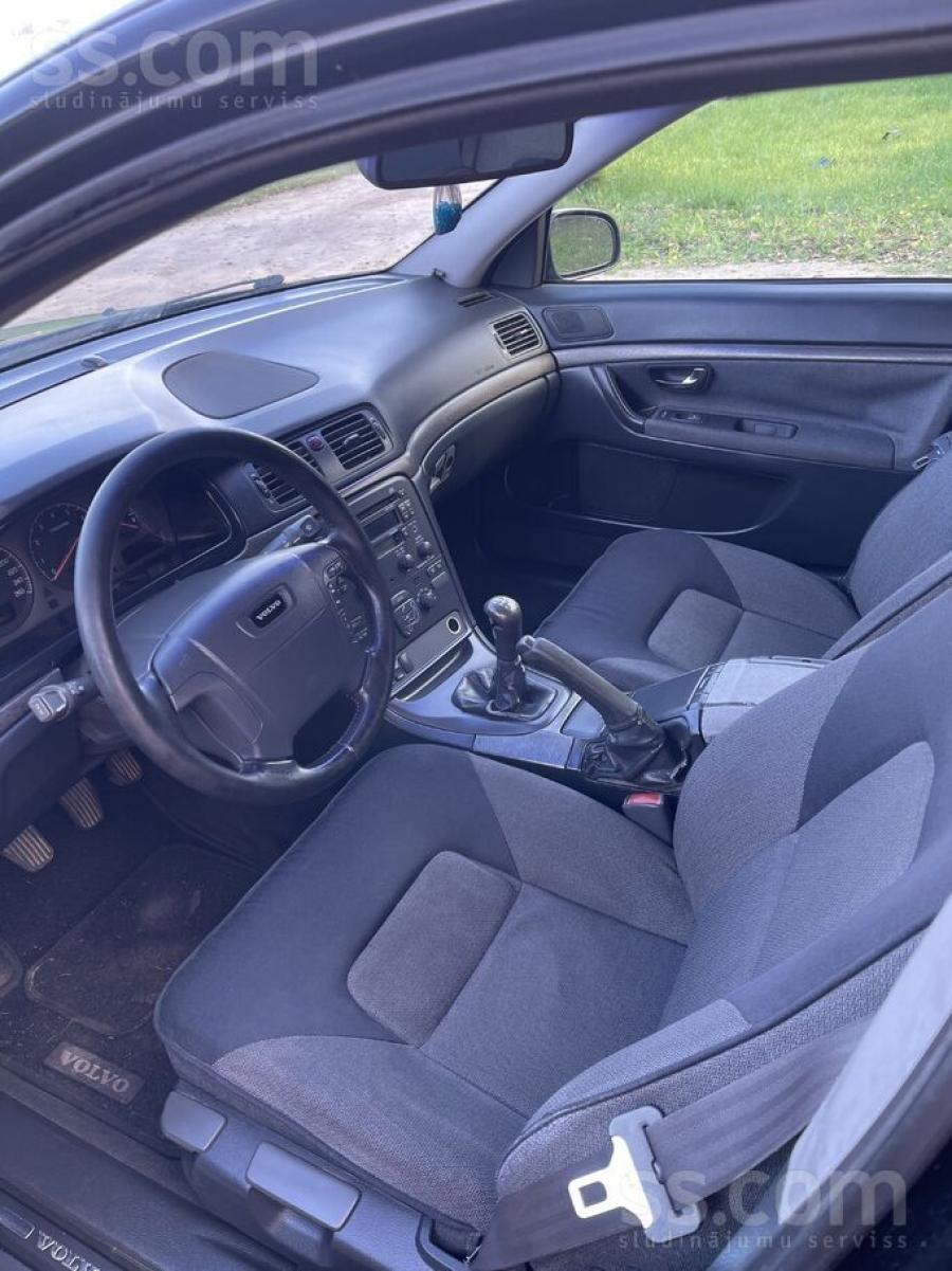 Melns Volvo S80 2000 Rīga, ar dzinēja tilpumu 2.00 L un nobraukumu 243 tūkst. km par 900 €, foto 4 vietnē AUTOMOTO.COM.LV