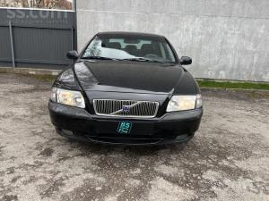 Black Volvo S80 2001 in Liepaja, with an engine capacity of 2.40 L and mileage of 308 thousand km for 1050 €, photo 1 on AUTOMOTO.COM.LV