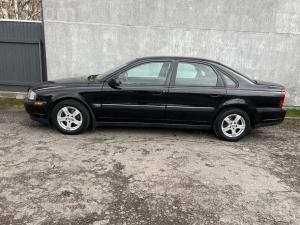 Black Volvo S80 2001 in Liepaja, with an engine capacity of 2.40 L and mileage of 308 thousand km for 1050 €, photo 4 on AUTOMOTO.COM.LV
