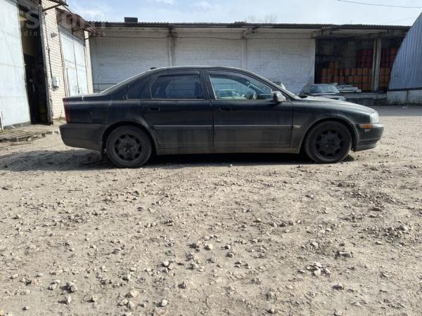 Черный Вольво С80 2001 в Рига, объемом двигателя 2.50 л и пробегом 495 тыс. км за 600 €, фото 3 на AUTOMOTO.COM.LV