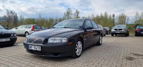 Black Volvo S80 2001 in Valmiera, with an engine capacity of 2.50 L and mileage of 405 thousand km for 1400 €, photo 6 on AUTOMOTO.COM.LV