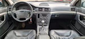 Black Volvo S80 2001 in Valmiera, with an engine capacity of 2.50 L and mileage of 405 thousand km for 1400 €, photo 8 on AUTOMOTO.COM.LV