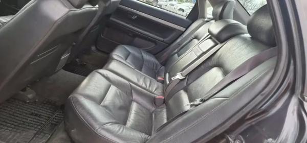 Black Volvo S80 2001 in Valmiera, with an engine capacity of 2.50 L and mileage of 405 thousand km for 1400 €, photo 10 on AUTOMOTO.COM.LV