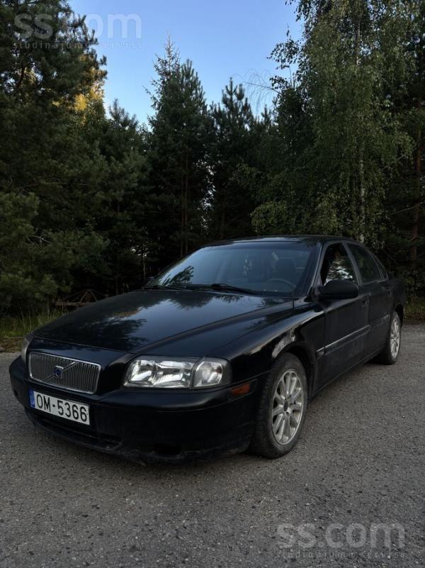 Black Volvo S80 2001 in Madona, with an engine capacity of 2.40 L and mileage of 437 thousand km for 1000 €, photo 3 on AUTOMOTO.COM.LV