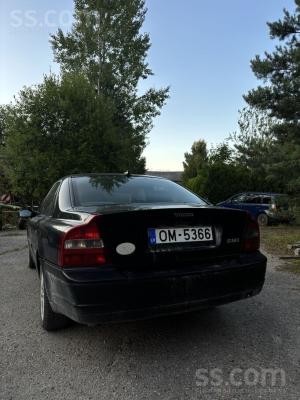 Black Volvo S80 2001 in Madona, with an engine capacity of 2.40 L and mileage of 437 thousand km for 1000 €, photo 6 on AUTOMOTO.COM.LV