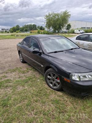 Black Volvo S80 2002 in Riga, with an engine capacity of 2.40 L and mileage of 326 thousand km for 1500 €, photo 4 on AUTOMOTO.COM.LV