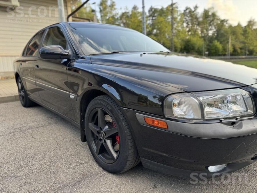 Melns Volvo S80 2002 Jūrmala, ar dzinēja tilpumu 2.40 L un nobraukumu 441 tūkst. km par 1600 €, foto 1 vietnē AUTOMOTO.COM.LV