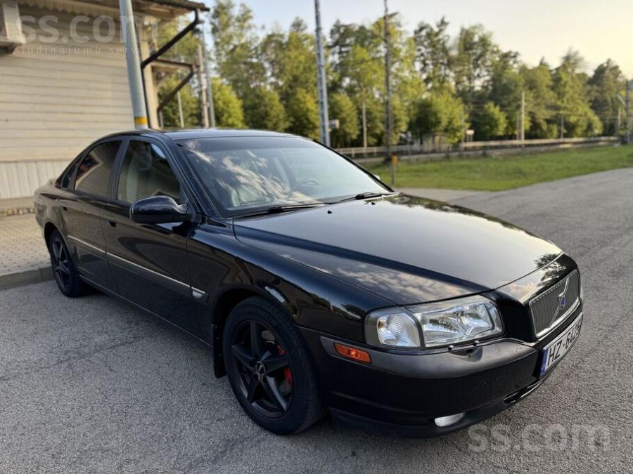 Melns Volvo S80 2002 Jūrmala, ar dzinēja tilpumu 2.40 L un nobraukumu 441 tūkst. km par 1600 €, foto 3 vietnē AUTOMOTO.COM.LV