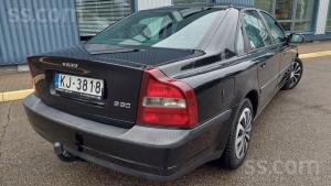 Melns Volvo S80 2002 Rīga, ar dzinēja tilpumu 2.40 L un nobraukumu 304 tūkst. km par 1850 €, foto 5 vietnē AUTOMOTO.COM.LV
