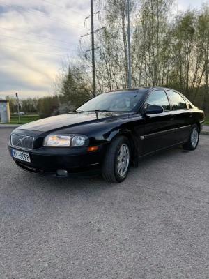 Black Volvo S80 2002 in Riga, with an engine capacity of 2.40 L and mileage of 245 thousand km for 1100 €, photo 3 on AUTOMOTO.COM.LV