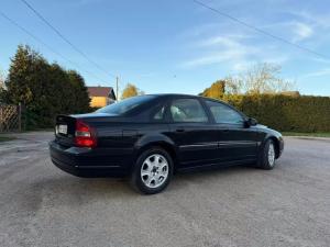 Black Volvo S80 2002 in Riga, with an engine capacity of 2.40 L and mileage of 245 thousand km for 1100 €, photo 5 on AUTOMOTO.COM.LV