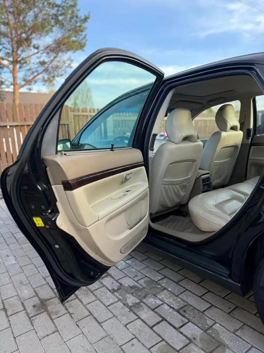 Black Volvo S80 2002 in Riga, with an engine capacity of 2.40 L and mileage of 245 thousand km for 1100 €, photo 10 on AUTOMOTO.COM.LV