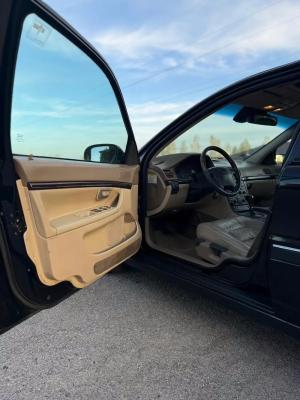 Black Volvo S80 2002 in Riga, with an engine capacity of 2.40 L and mileage of 245 thousand km for 1100 €, photo 11 on AUTOMOTO.COM.LV