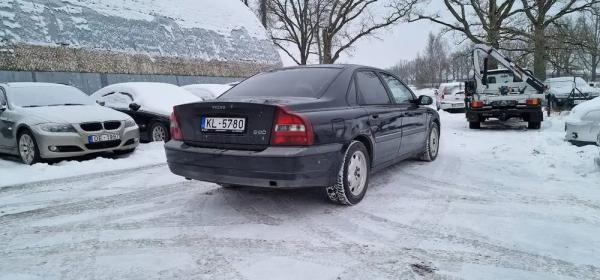 Черный Вольво С80 2002 в Валмиера, объемом двигателя 2.40 л и пробегом 302 тыс. км за 1400 €, фото 3 на AUTOMOTO.COM.LV