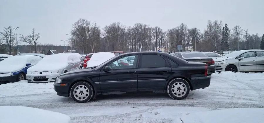 Melns Volvo S80 2002 Valmiera, ar dzinēja tilpumu 2.40 L un nobraukumu 302 tūkst. km par 1400 €, foto 6 vietnē AUTOMOTO.COM.LV