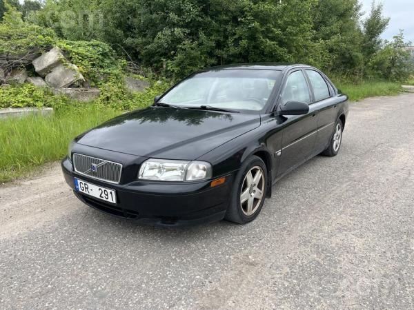 Black Volvo S80 2002 in Riga, with an engine capacity of 2.40 L and mileage of 452 thousand km for 950 €, photo 1 on AUTOMOTO.COM.LV