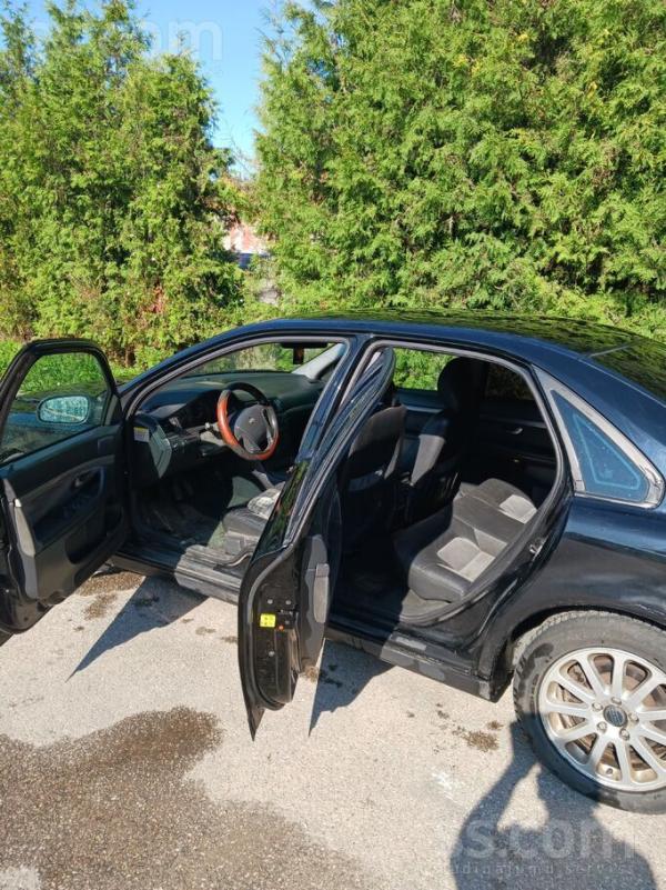 Melns Volvo S80 2002 Daugavpils, ar dzinēja tilpumu 2.40 L un nobraukumu 424 tūkst. km par 1100 €, foto 6 vietnē AUTOMOTO.COM.LV
