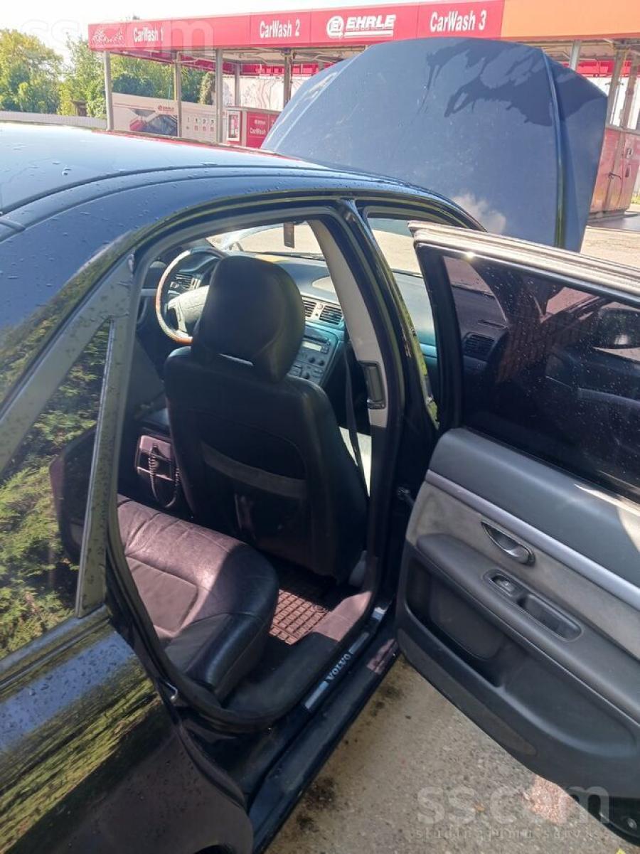Melns Volvo S80 2002 Daugavpils, ar dzinēja tilpumu 2.40 L un nobraukumu 424 tūkst. km par 1100 €, foto 9 vietnē AUTOMOTO.COM.LV
