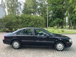 Black Volvo S80 2002 in Jelgava, with an engine capacity of 2.40 L and mileage of 376 thousand km for 1390 €, photo 4 on AUTOMOTO.COM.LV