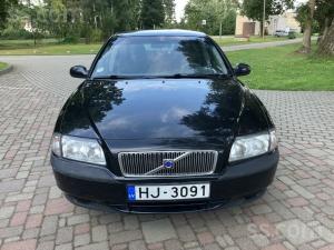Black Volvo S80 2002 in Jelgava, with an engine capacity of 2.40 L and mileage of 376 thousand km for 1390 €, photo 5 on AUTOMOTO.COM.LV