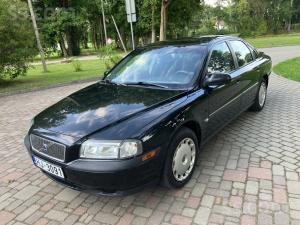 Black Volvo S80 2002 in Jelgava, with an engine capacity of 2.40 L and mileage of 376 thousand km for 1390 €, photo 7 on AUTOMOTO.COM.LV
