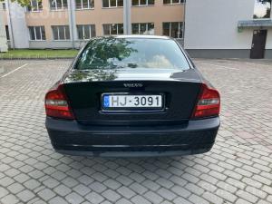 Black Volvo S80 2002 in Jelgava, with an engine capacity of 2.40 L and mileage of 376 thousand km for 1390 €, photo 9 on AUTOMOTO.COM.LV