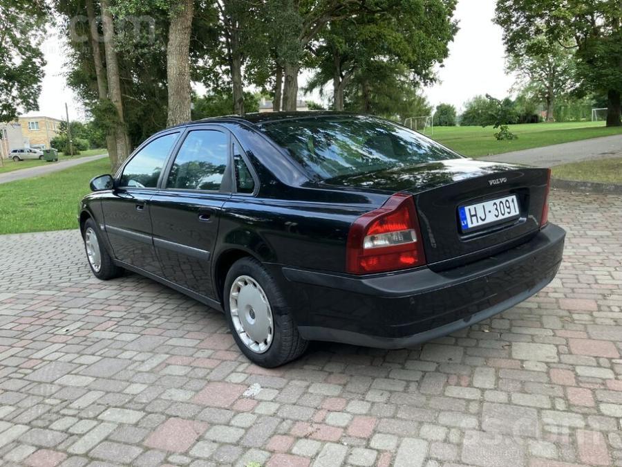 Black Volvo S80 2002 in Jelgava, with an engine capacity of 2.40 L and mileage of 376 thousand km for 1390 €, photo 11 on AUTOMOTO.COM.LV