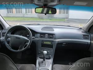 Black Volvo S80 2002 in Jelgava, with an engine capacity of 2.40 L and mileage of 376 thousand km for 1390 €, photo 13 on AUTOMOTO.COM.LV