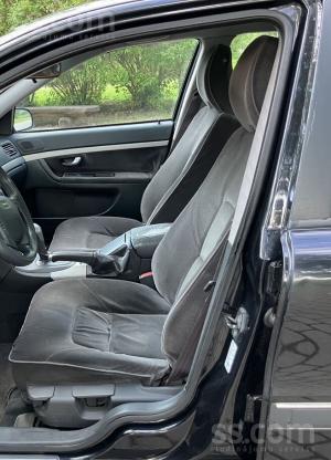 Black Volvo S80 2002 in Jelgava, with an engine capacity of 2.40 L and mileage of 376 thousand km for 1390 €, photo 14 on AUTOMOTO.COM.LV
