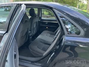 Black Volvo S80 2002 in Jelgava, with an engine capacity of 2.40 L and mileage of 376 thousand km for 1390 €, photo 15 on AUTOMOTO.COM.LV