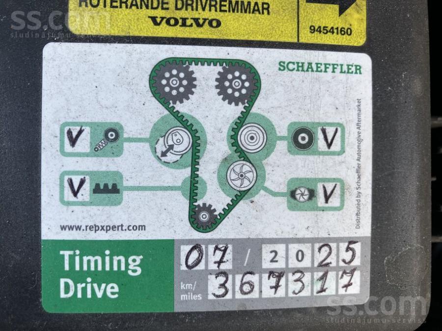 Black Volvo S80 2002 in Jelgava, with an engine capacity of 2.40 L and mileage of 376 thousand km for 1390 €, photo 18 on AUTOMOTO.COM.LV