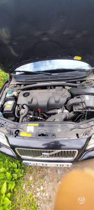 Black Volvo S80 2002 in Vilnius, with an engine capacity of 2.40 L and mileage of 457 thousand km for 650 €, photo 4 on AUTOMOTO.COM.LV