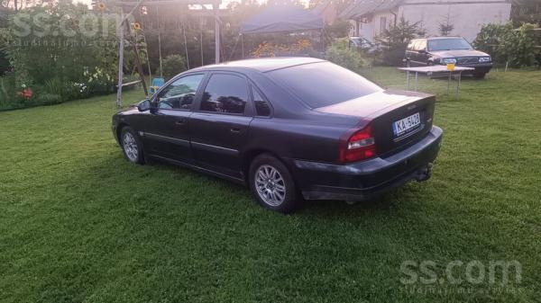 Melns Volvo S80 2002 Valmiera, ar dzinēja tilpumu 2.40 L un nobraukumu 405 tūkst. km par 400 €, foto 3 vietnē AUTOMOTO.COM.LV