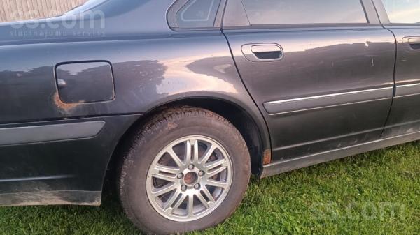 Melns Volvo S80 2002 Valmiera, ar dzinēja tilpumu 2.40 L un nobraukumu 405 tūkst. km par 400 €, foto 7 vietnē AUTOMOTO.COM.LV