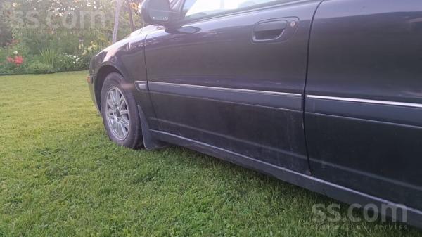 Melns Volvo S80 2002 Valmiera, ar dzinēja tilpumu 2.40 L un nobraukumu 405 tūkst. km par 400 €, foto 8 vietnē AUTOMOTO.COM.LV